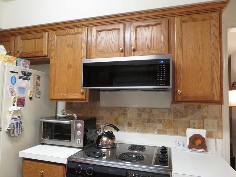 KitchenAid 1.1-cu ft Low Profile Over-the-Range Microwave with Sensor ...