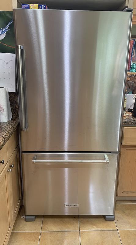 KitchenAid 22.07-cu ft Bottom-Freezer Refrigerator (Stainless Steel ...