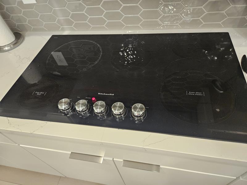 KitchenAid 36-in 5 Burners Smooth Surface (Radiant) Black Electric ...