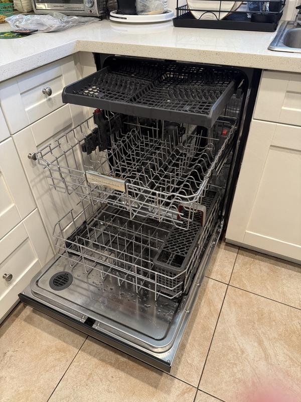KitchenAid 24-in Front Control Built-In Dishwasher With Third Rack ...