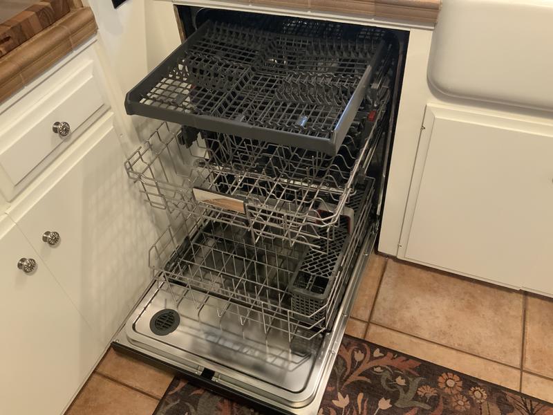 KitchenAid 24-in Front Control Built-In Dishwasher With Third Rack ...