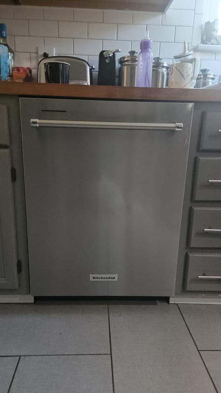 KitchenAid 24-in Top Control Built-In Dishwasher With Third Rack (Black ...