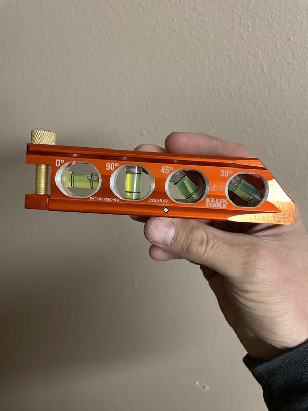 Klein Tools Aluminum 6.25-in 4 Vial Magnetic Conduit Level 935AB4V at ...