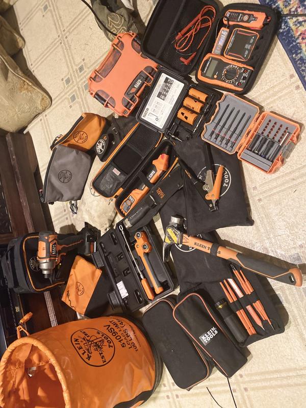 Klein Tools 5-ft 4-Outlet 3-USB Ports Indoor Orange Power Strip 29601 ...