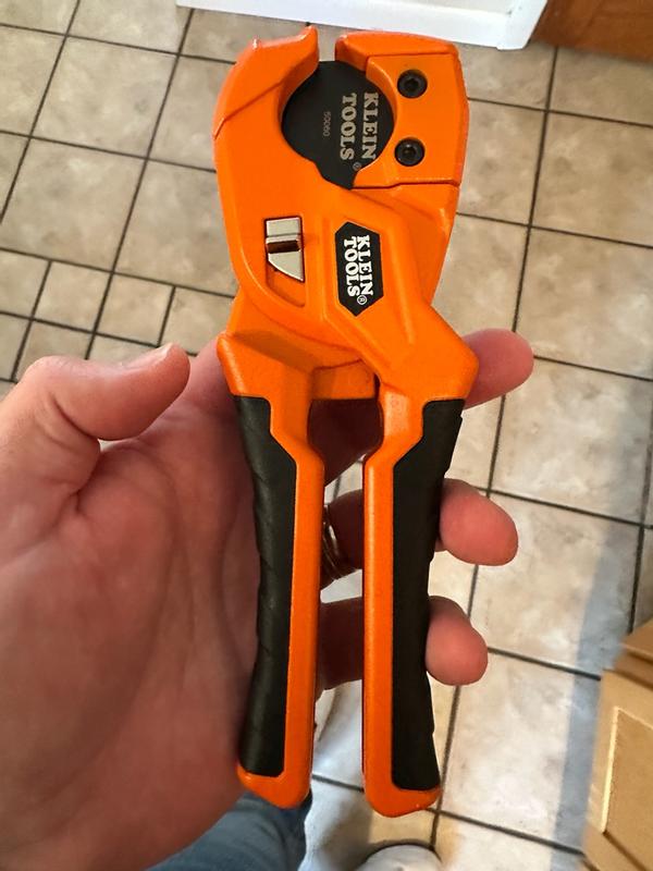 Klein Tools 1-Inch PEX Pipe and Tubing Cutter in the Pipe Cutters ...