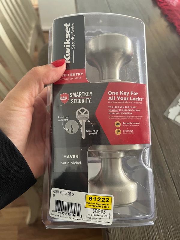 Kwikset Maven Satin Nickel Interior Bed/Bath Privacy Door Knob in the Door Knobs department at ...