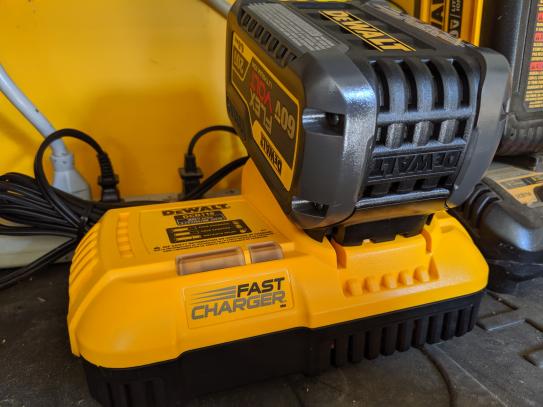 DEWALT FLEXVOLT 60V MAX Cordless Brushless 1/2 in. Concrete Mud Mixer ...