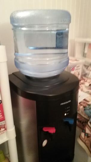 Frigidaire Water Cooler/Dispenser in Stainless Steel EFWC519 at The ...