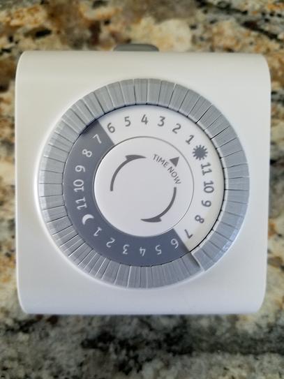 Defiant 15 Amp 24-Hour Indoor Mechanical Plug-In Big Button Timer ...