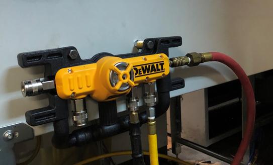 DEWALT Quadraport Air Line Splitter With Regulator And 1/4, 41% OFF