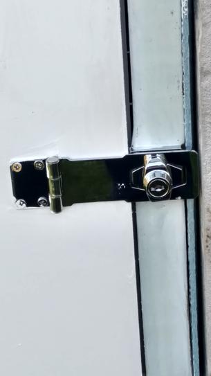 Everbilt 4-1/2 in. Zinc-Plated Key Locking Safety Hasp 33626 - The Home ...