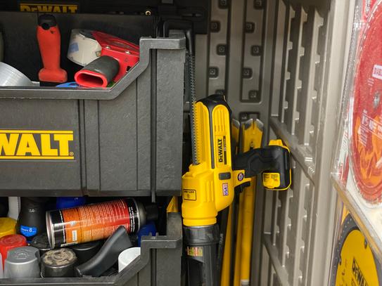 DEWALT 20V MAX Cordless 29 oz / 600 ml Adhesive Gun (Tool Only) DCE570B ...