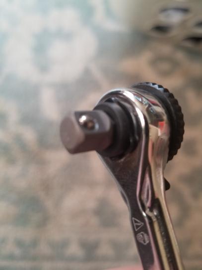 Klein Tools 1/4 in. Drive Electrician's Mini Ratchet with Screwdriver ...