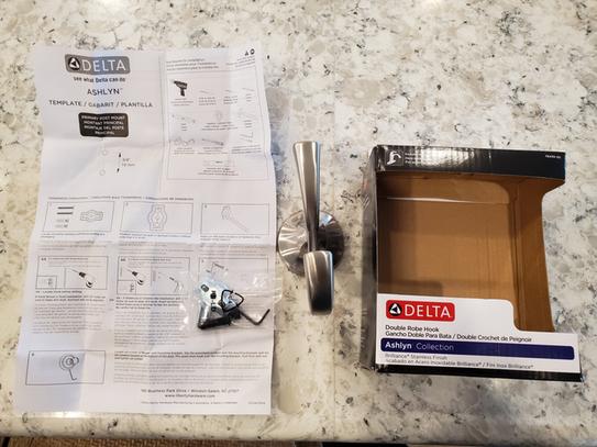 Delta Ashlyn Double Towel Hook Bath Hardware Accessory in Matte Black ...