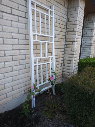 Dura-Trel 75 in. x 28 in. White Vinyl PVC Wellington Trellis 11173 ...