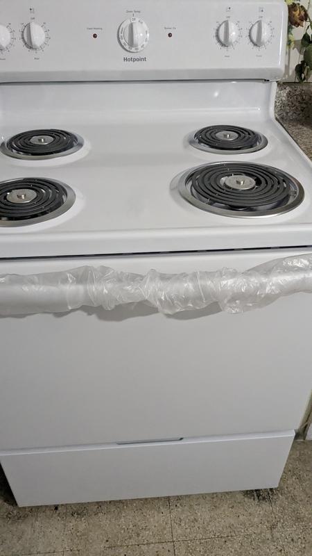 Hotpoint 30-in 4 Burners 5-cu ft Freestanding Electric Range (White ...