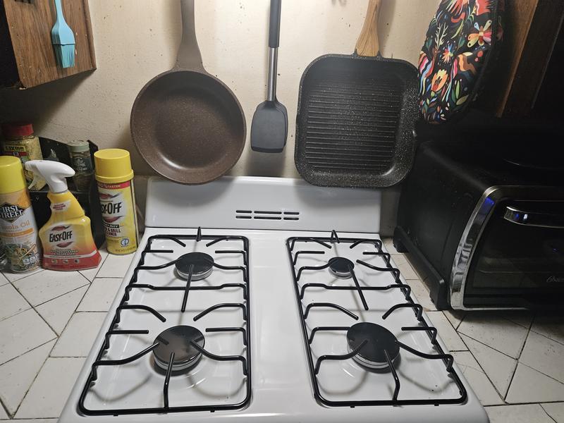 Hotpoint 24-in 4 Burners 2.9-cu ft Freestanding Natural Gas Range ...