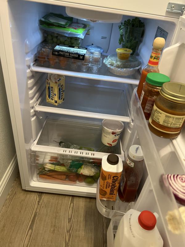 Hotpoint 9.7-cu ft Counter-depth Top-Freezer Refrigerator (White ...