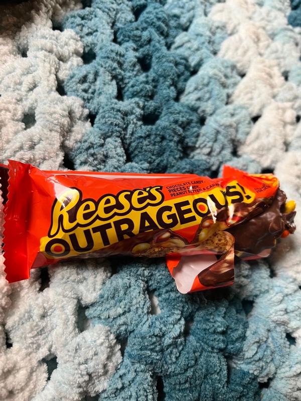 Reese's Outrageous Peanut Butter Chocolate Candy Bar, 1.48 oz, 18 Count ...