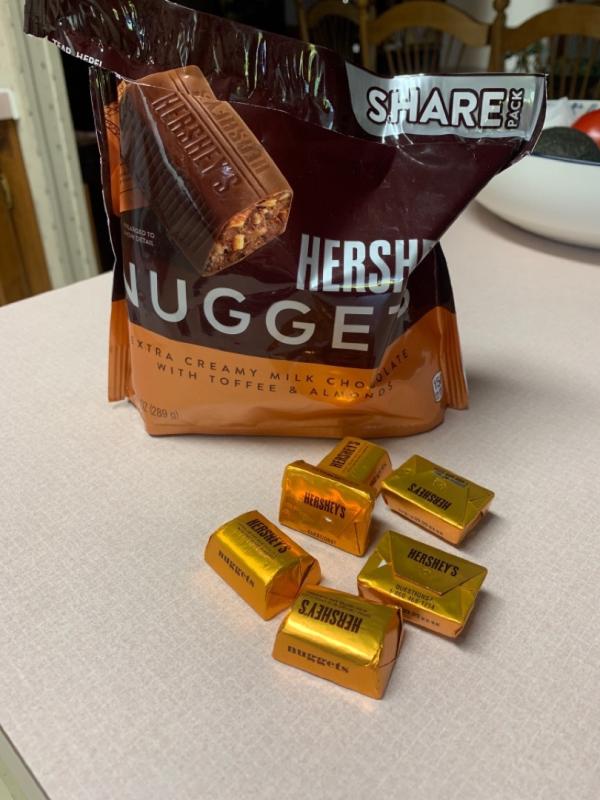 Hershey's Nuggets Milk Chocolate Candy with Toffee and Almonds, Gold at ...