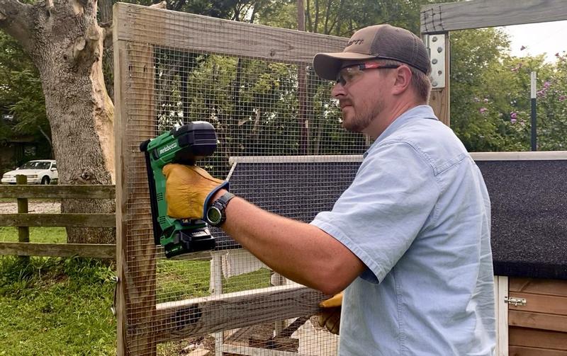 Metabo HPT MultiVolt 18-Gauge 1-1/2-in Narrow Crown Finish Stapler ...