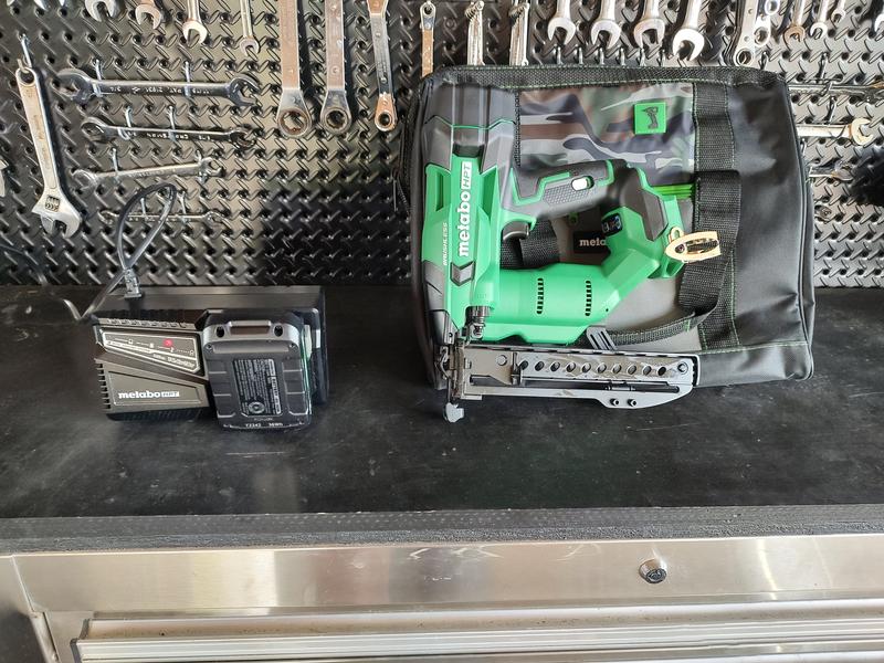 Metabo HPT MultiVolt 18-Gauge 1/4-in Narrow Crown Finish Stapler ...