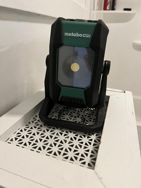 Metabo HPT 18-volt 2000-Lumen LED Battery-operated Rechargeable ...