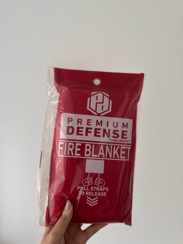 PREMIUM DEFENSE Emergency Fiberglass Fire Blanket, 40 x 40in., 1 Pack ...