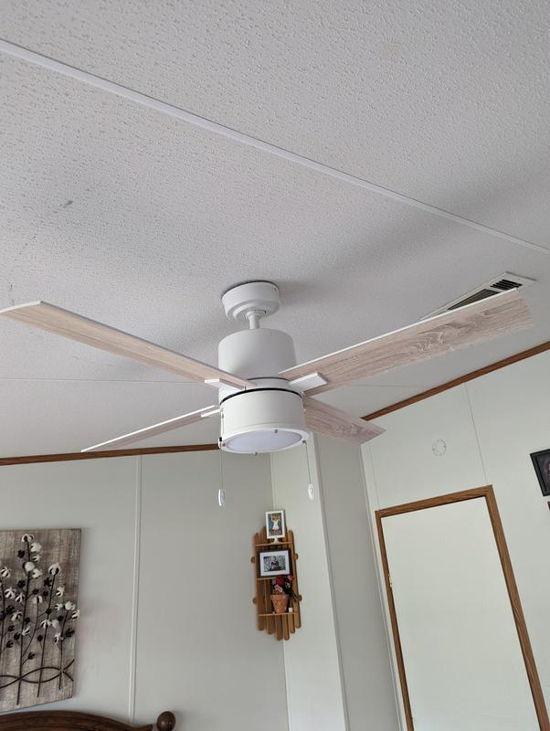 Hunter Beck 52-in Matte Black with Matte Black/Gray Walnut Blades LED ...