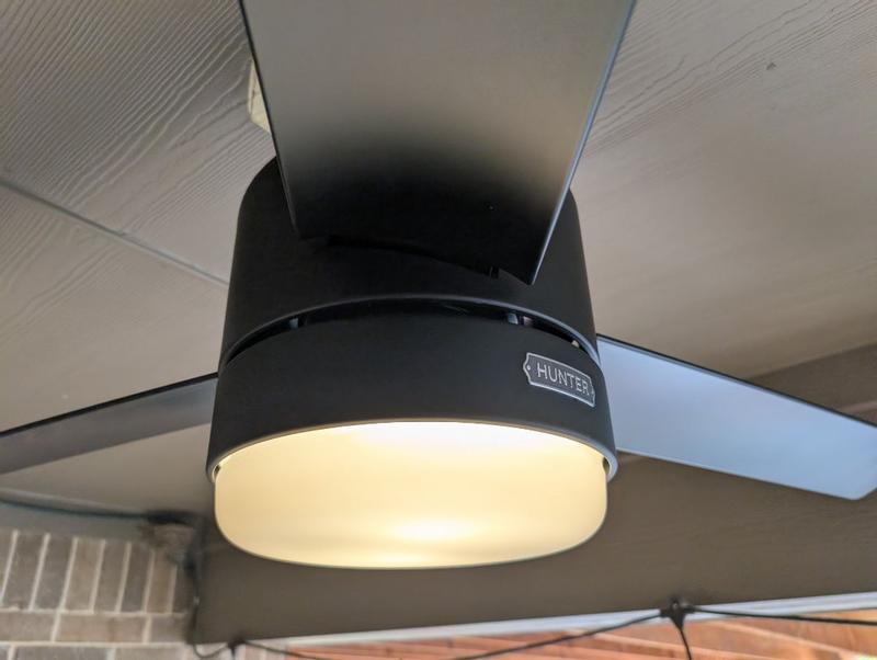 Hunter Gilmour 52-in Matte black LED Indoor/Outdoor Flush Mount Ceiling ...