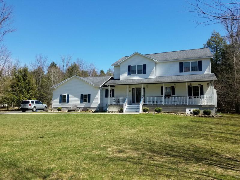 Husqvarna Z460 60-in 23 -HP V-twin Gas Zero-turn riding lawn mower in ...