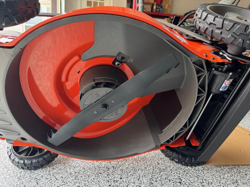 Husqvarna Lawn Xpert LE322R 40-volt 21-in Cordless Self-propelled Lawn ...