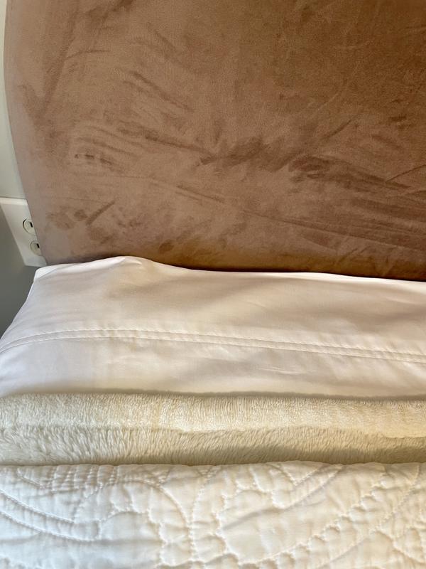 Aireolux Queen 800-Thread-Count Cotton White Bed Sheet 8903062034094 at ...