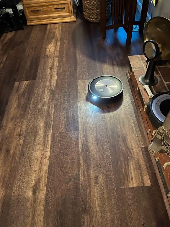 iRobot J755020 Auto Charging Self Emptying Pet Robotic Vacuum J755020 ...