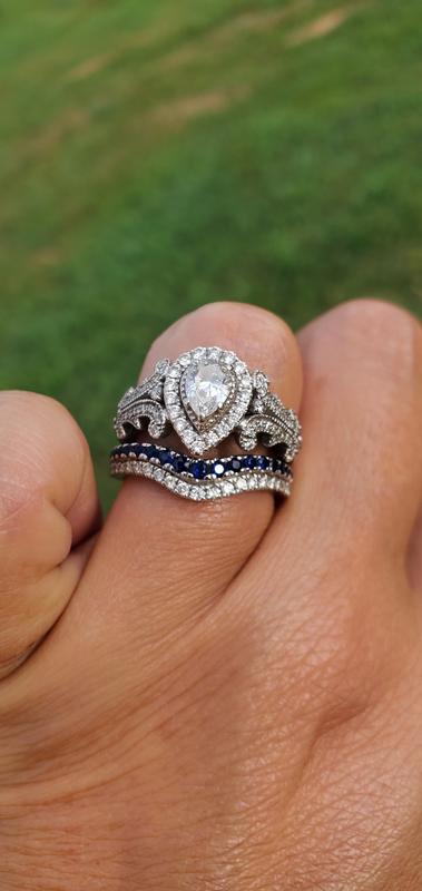 Previously Owned Vera Wang WISH Diamond/Sapphire Wedding Previously Owned Vera Wang WISH Diamond/Sapphire Wedding