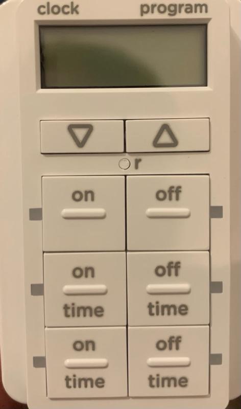 Utilitech 15 -Amps 120-volt Indoor Programmable Digital Lighting Timer ...