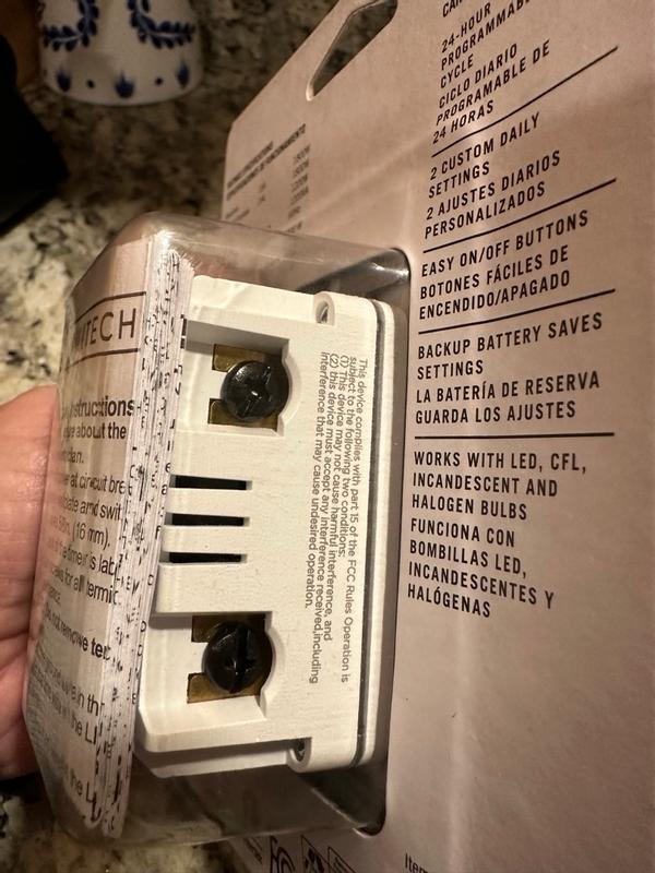 Utilitech 15 -Amps 120-volt Indoor Programmable Digital Lighting Timer ...