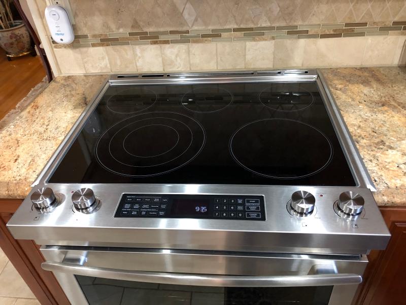 Whirlpool Universal Gas and Electric Range Filler Trim Kit (Stainless ...