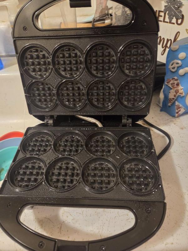 YASHE 750W Mini Waffle Maker Cooks 8 Waffles at Once in the Waffle ...