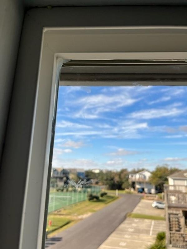 JELD-WEN V-2500 White Exterior White Interior Left-Handed Vinyl Sliding ...