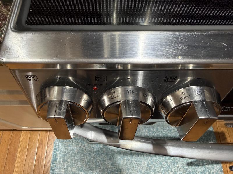 LG 30-in 5 Burners 6.3-cu ft Self-cleaning Air Fry Convection Oven ...