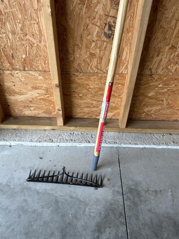 CRAFTSMAN 57.25-in L Fiberglass Welded Steel Garden Rake CMXMLBA0600 at ...