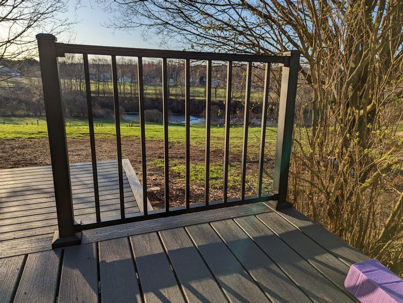 Trex Trex Signature 8-ft x 36-in Classic White Aluminum Deck Rail Kit ...