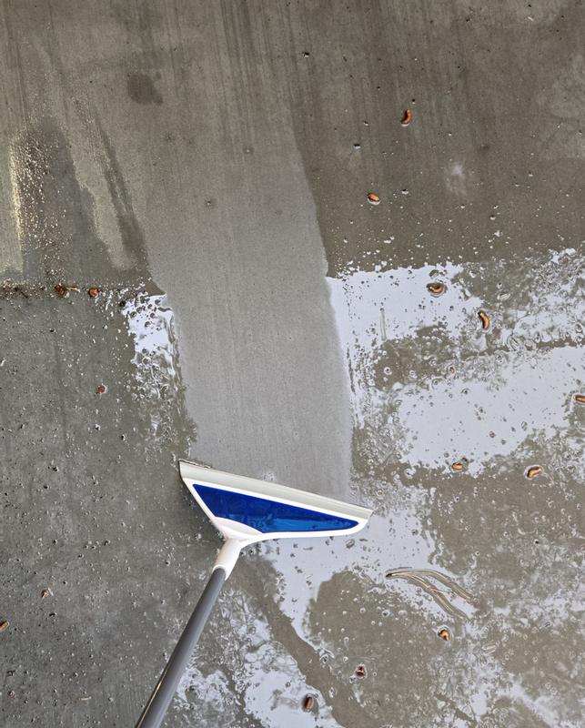 Helio AIR Broom 12-in Plastic Multi-surface Angle with dustpan Upright ...