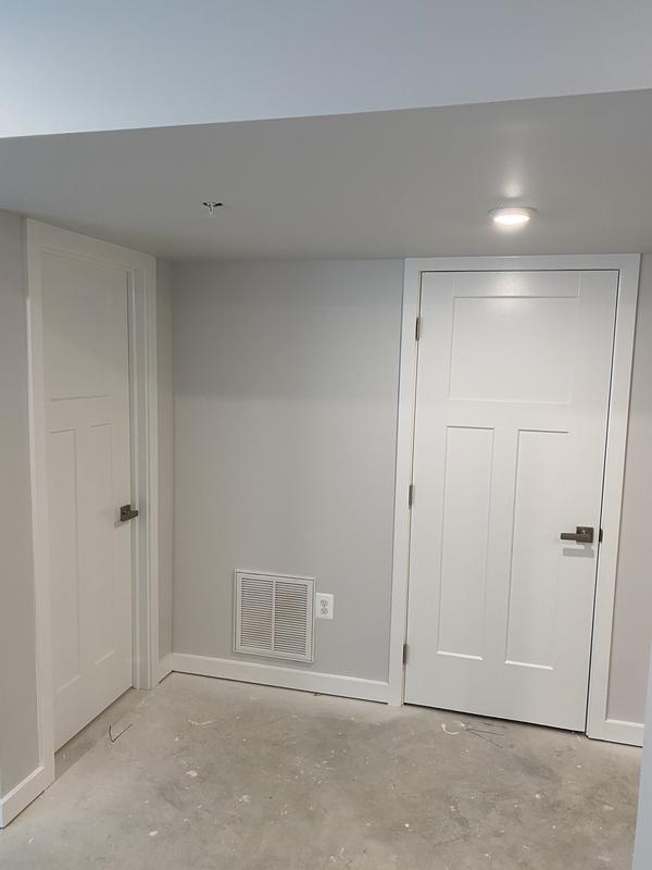 Masonite 28-in x 80-in White Solid Core 3-panel Right Hand Molded ...