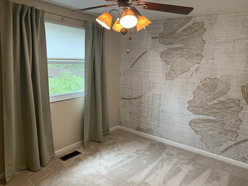 STAINMASTER (Sample) Plenitude Aurora Light Off-white 44-oz sq yard ...
