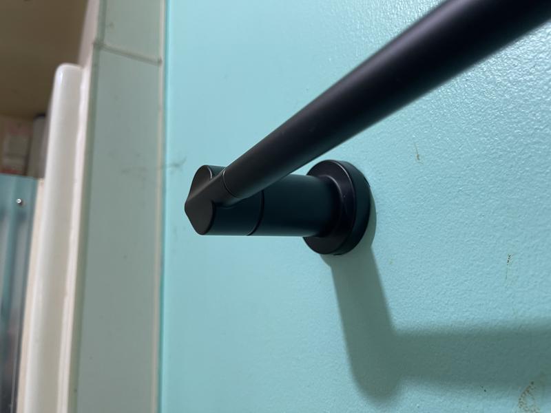 Delta Nicoli 18-in Matte Black Wall Mount Single Towel Bar NIC18-MB at ...