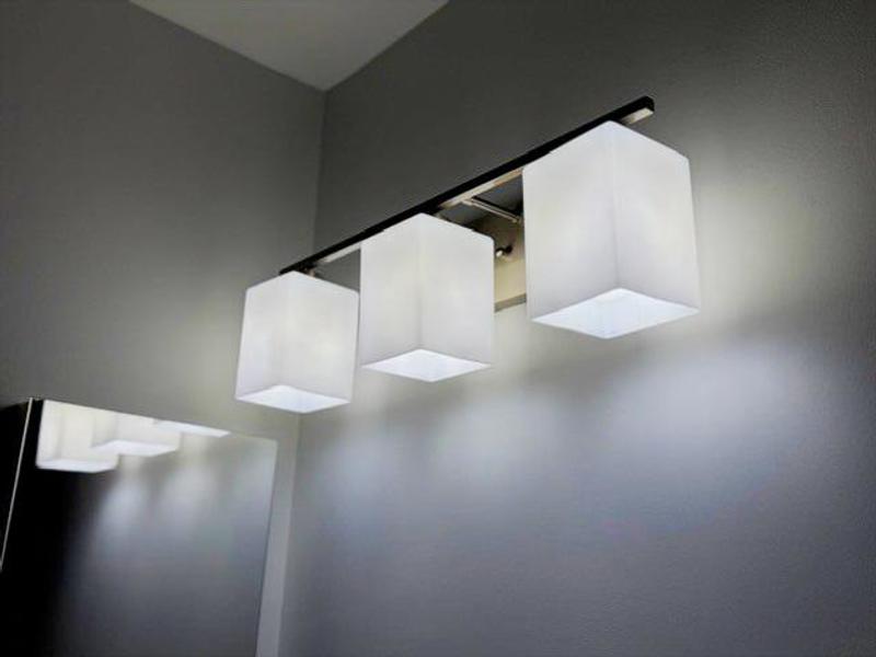 Edvivi 22-in 3 Light Brushed Nickel Modern/contemporary Bathroom Vanity ...