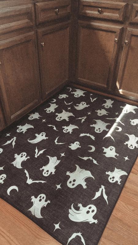 Haunted Living Halloween 2025 3 x 5 (ft) Loomed Ghosts Rectangular ...