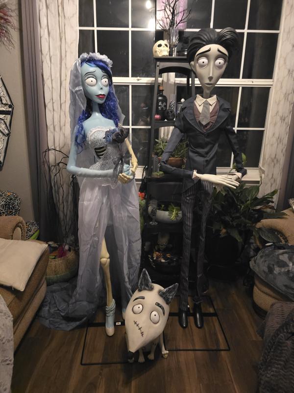 Warner Brothers 5.5-ft Corpse Bride Emily Motion Activated Animatronic ...